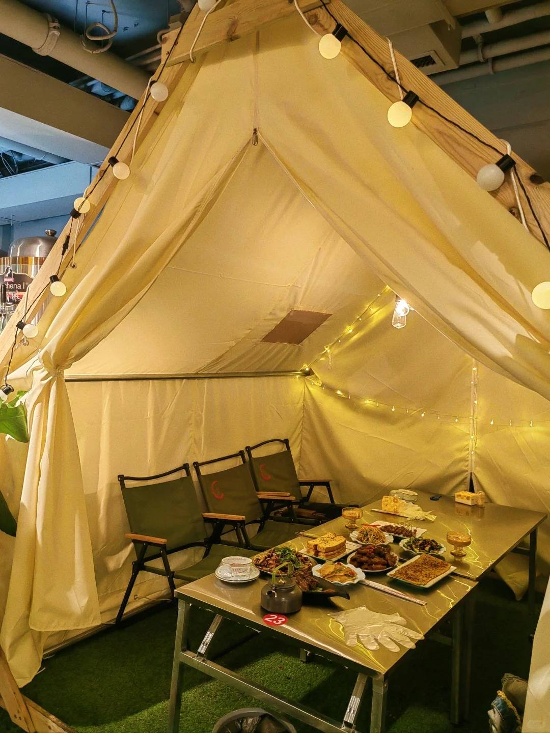 How to Set up an Indoor Glamping Party? - CampingAttitude.com