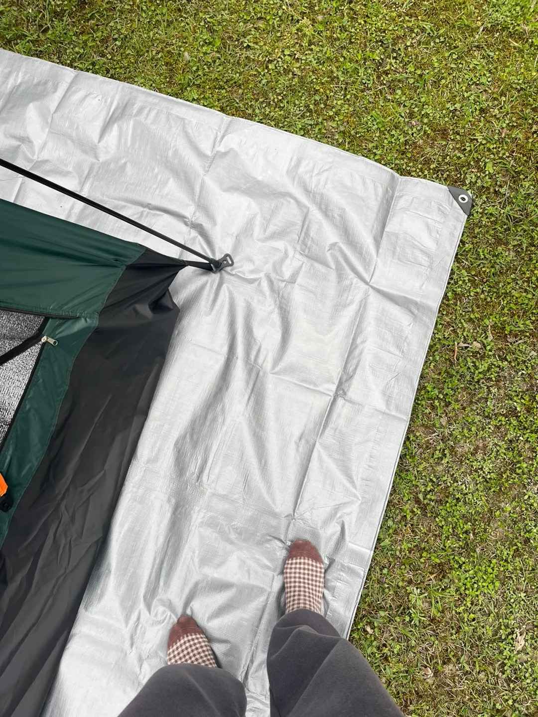 8 Reasons Why You Should Put A Tarp Under A Tent - CampingAttitude.com
