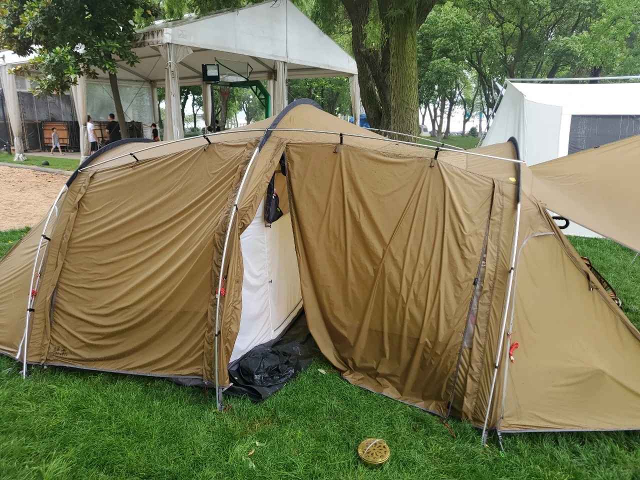 How to Prevent Leaks and Excess Condensation in Your Tent ...